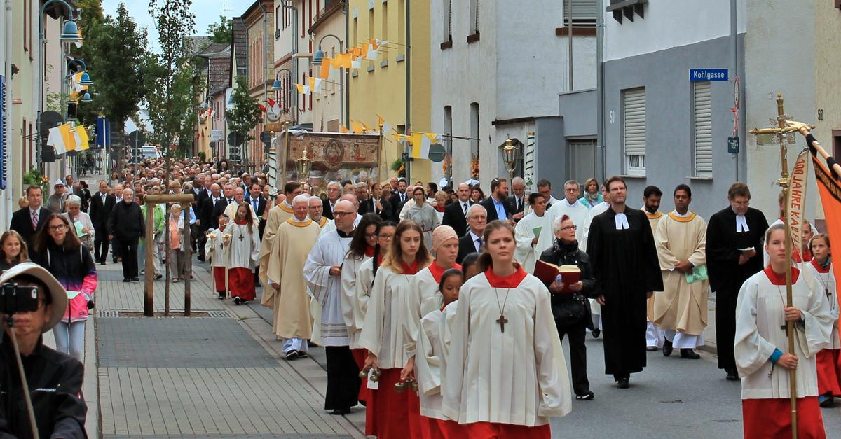 Verlobter Tag: Eine Demonstration des Glaubens in Flörsheim